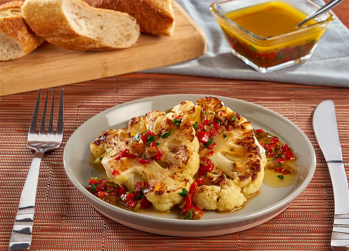 Coliflor asada con vinagreta de chiles toreados - Recetas | La Costeña®
